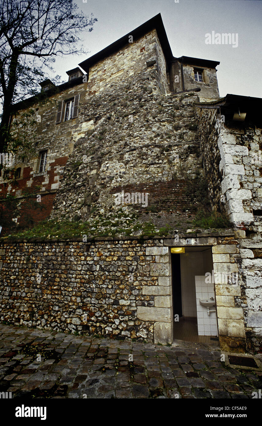 Stone toilet building hi-res stock photography and images - Alamy