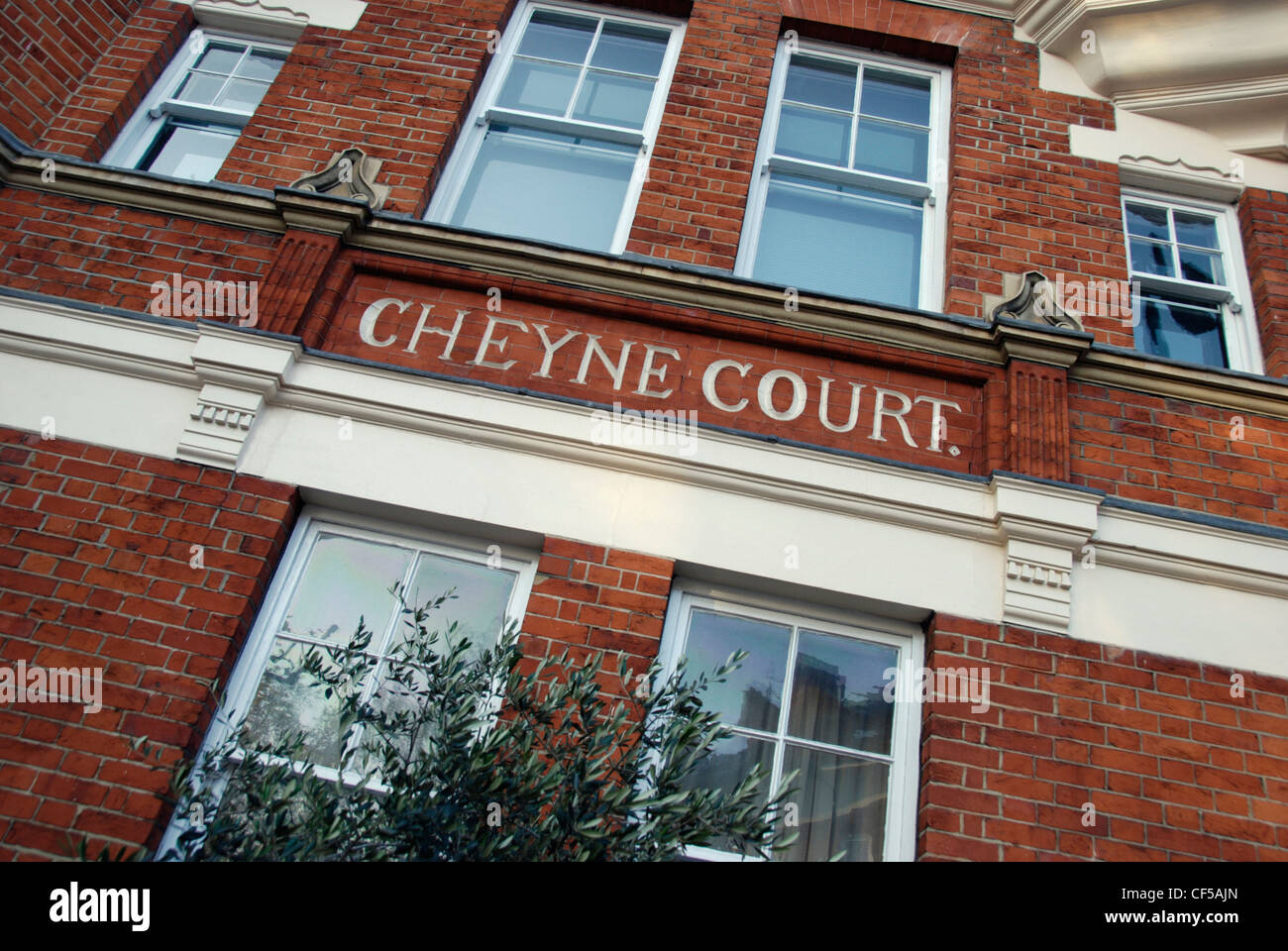 A Cheyne Court apartment building on Royal Hospital Road in Chelsea ...
