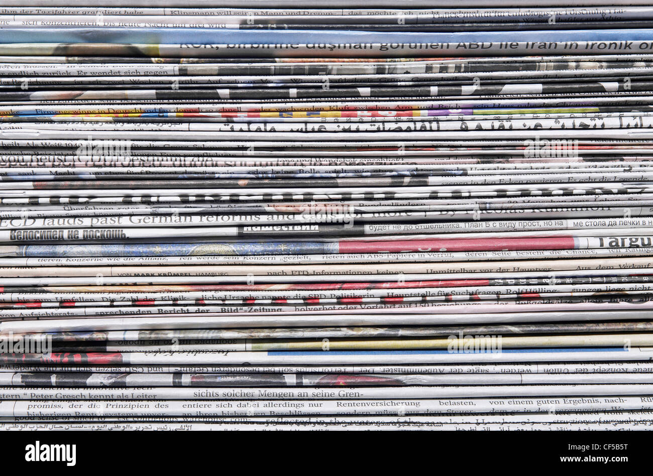 Pile of newspapers hi-res stock photography and images - Alamy