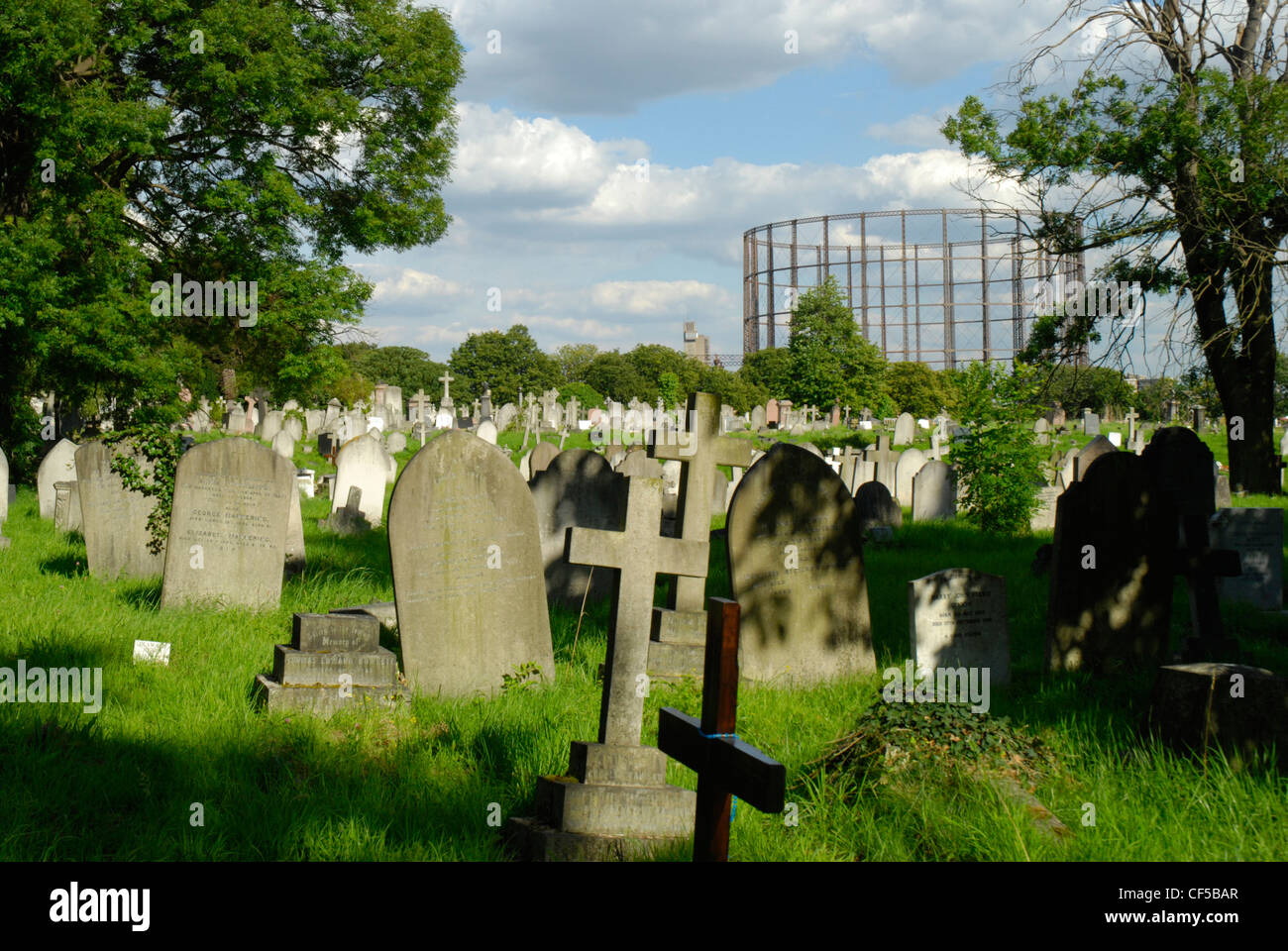 Graves kensal green cemetery london hi-res stock photography and images ...