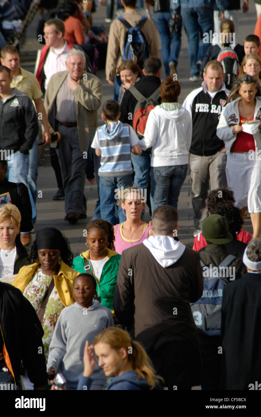 Jogger southbank hi-res stock photography and images - Alamy
