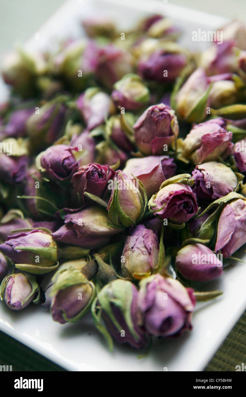 Dried rose buds in tray hi-res stock photography and images - Alamy