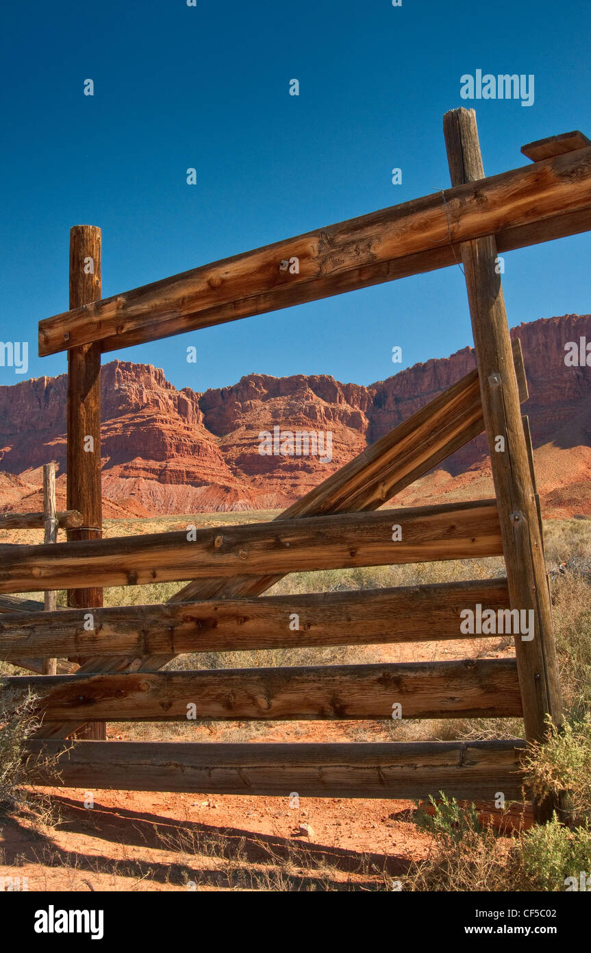 Corral fence hi-res stock photography and images - Alamy