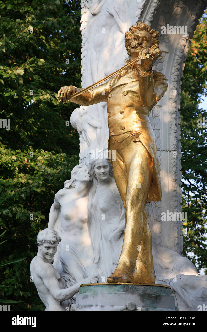 Austria, Vienna, View of Johann Strauss Statue in Stadtpark Stock Photo ...