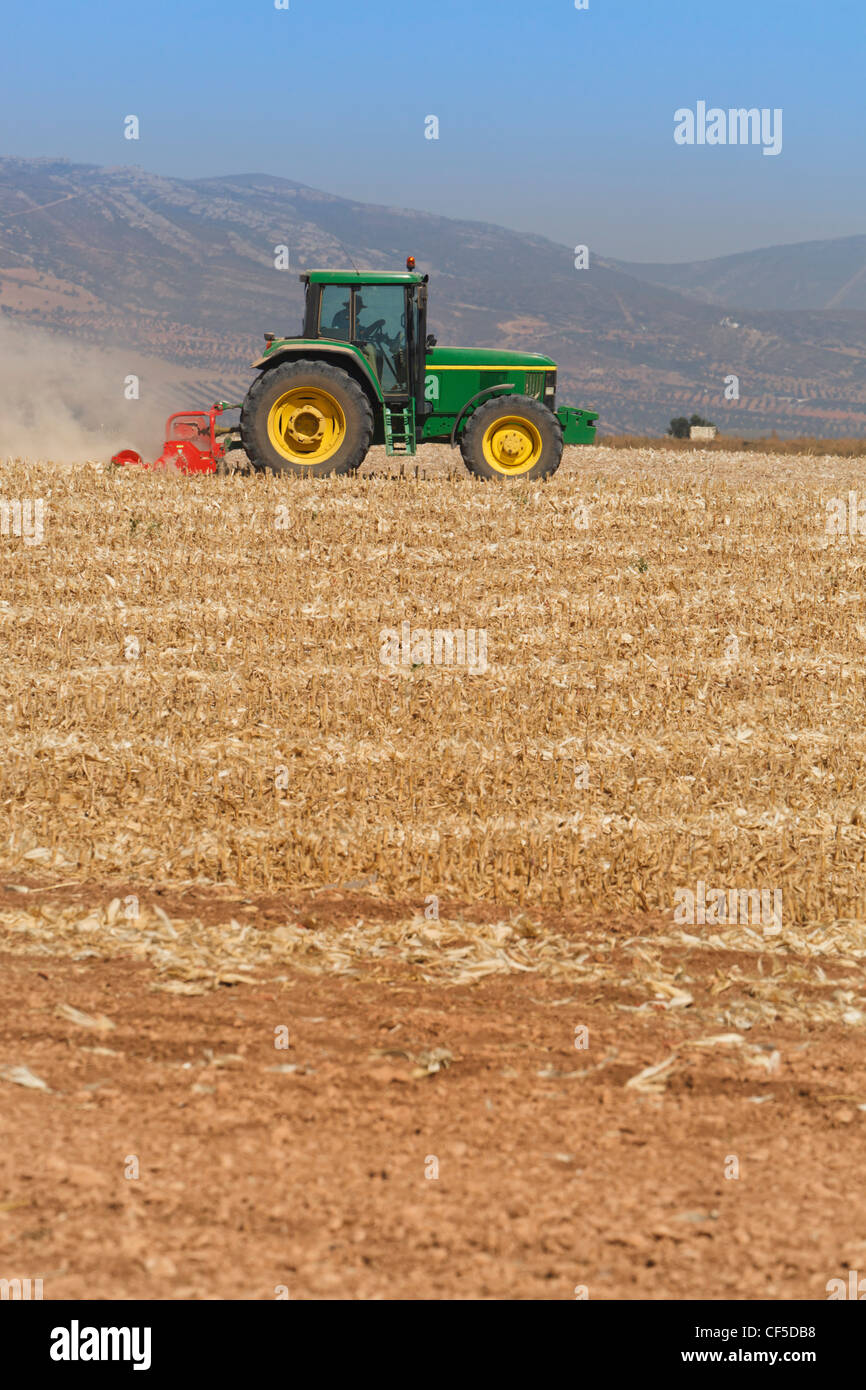Agriculture spain tractor hi-res stock photography and images - Alamy