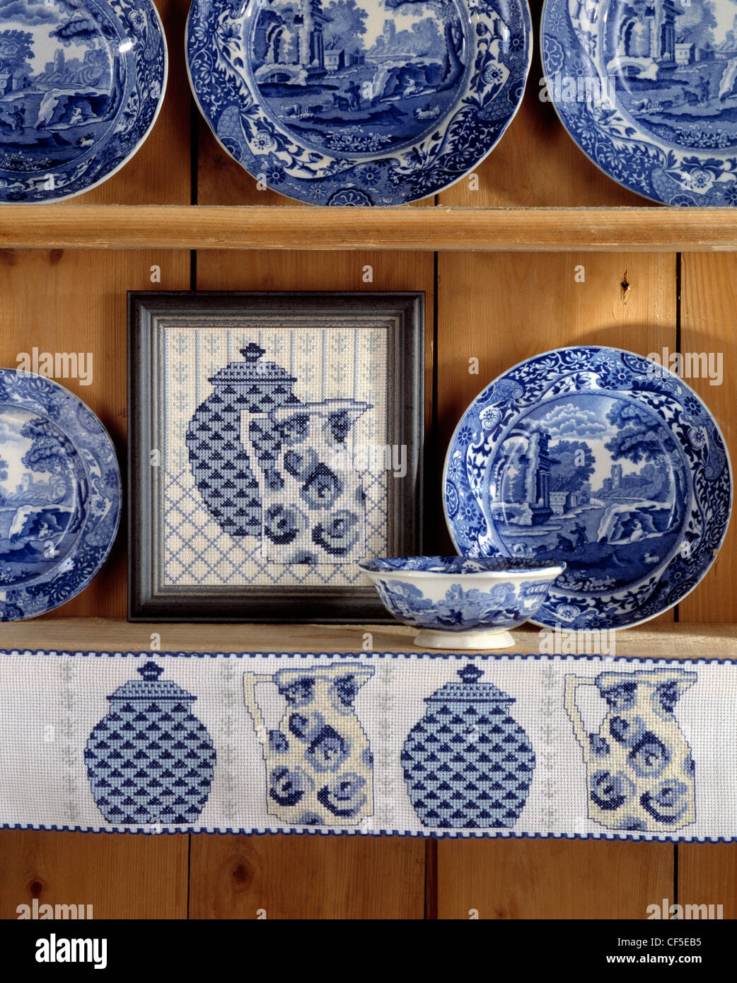 Kitchen pottery hi-res stock photography and images - Alamy