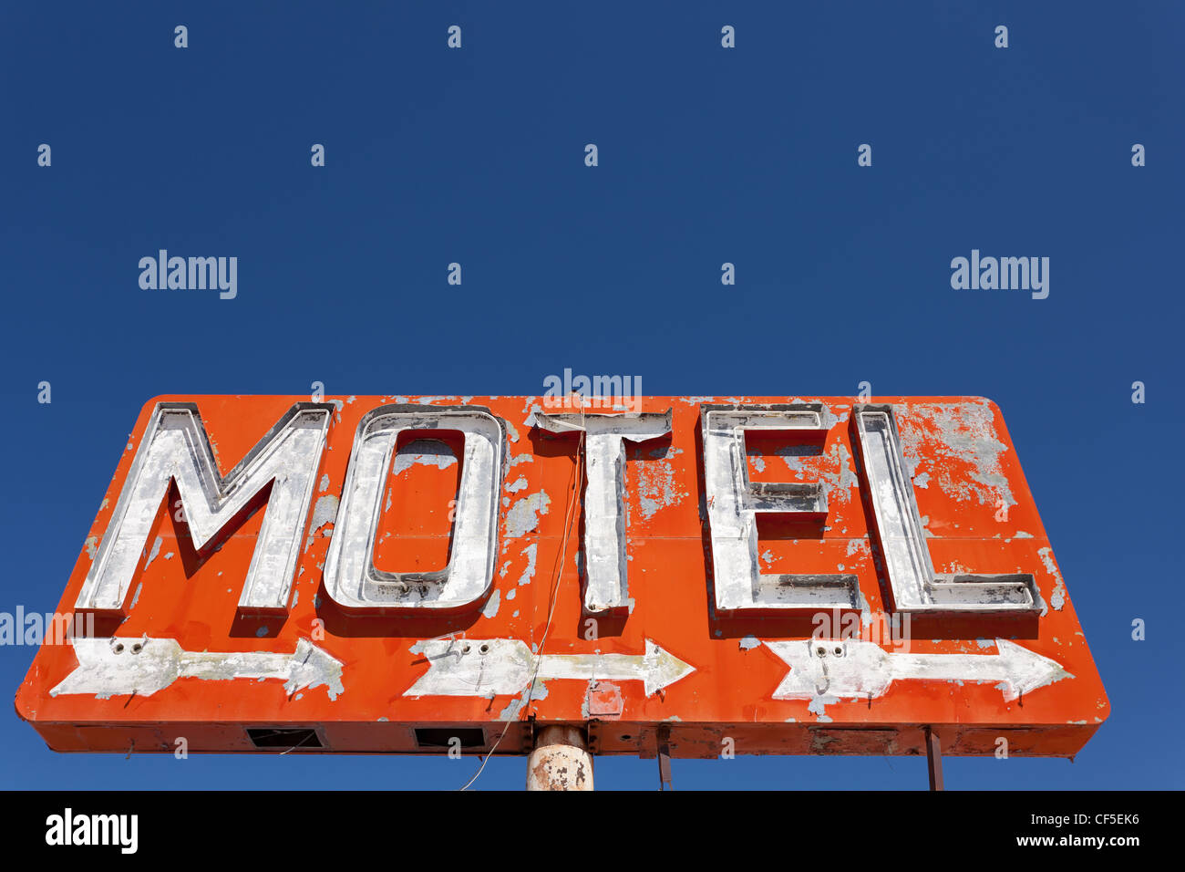 Vintage sign hi-res stock photography and images - Alamy