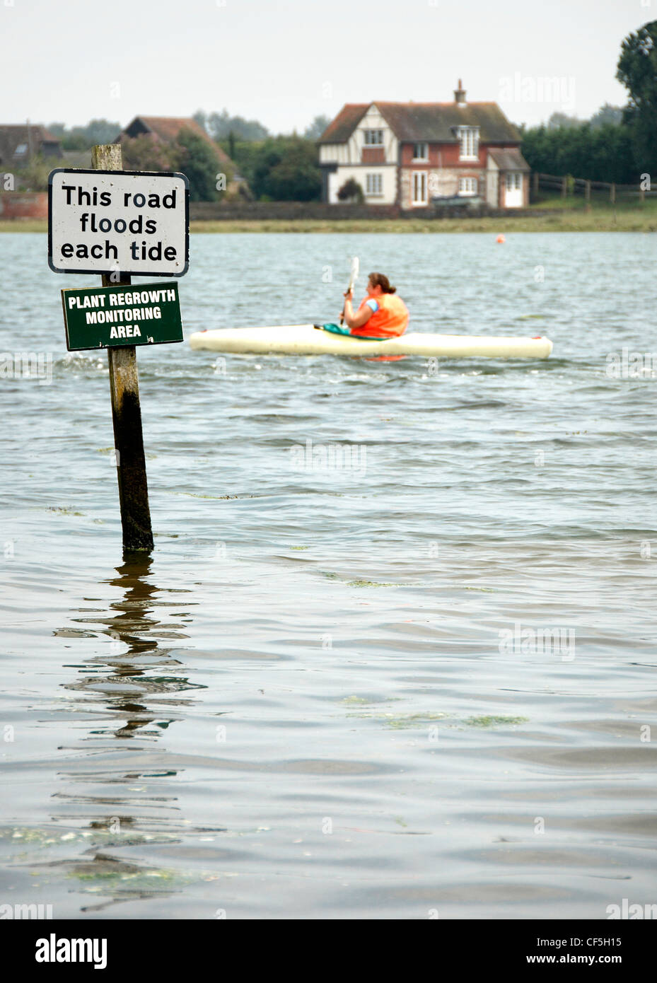 Flood warning hi-res stock photography and images - Alamy