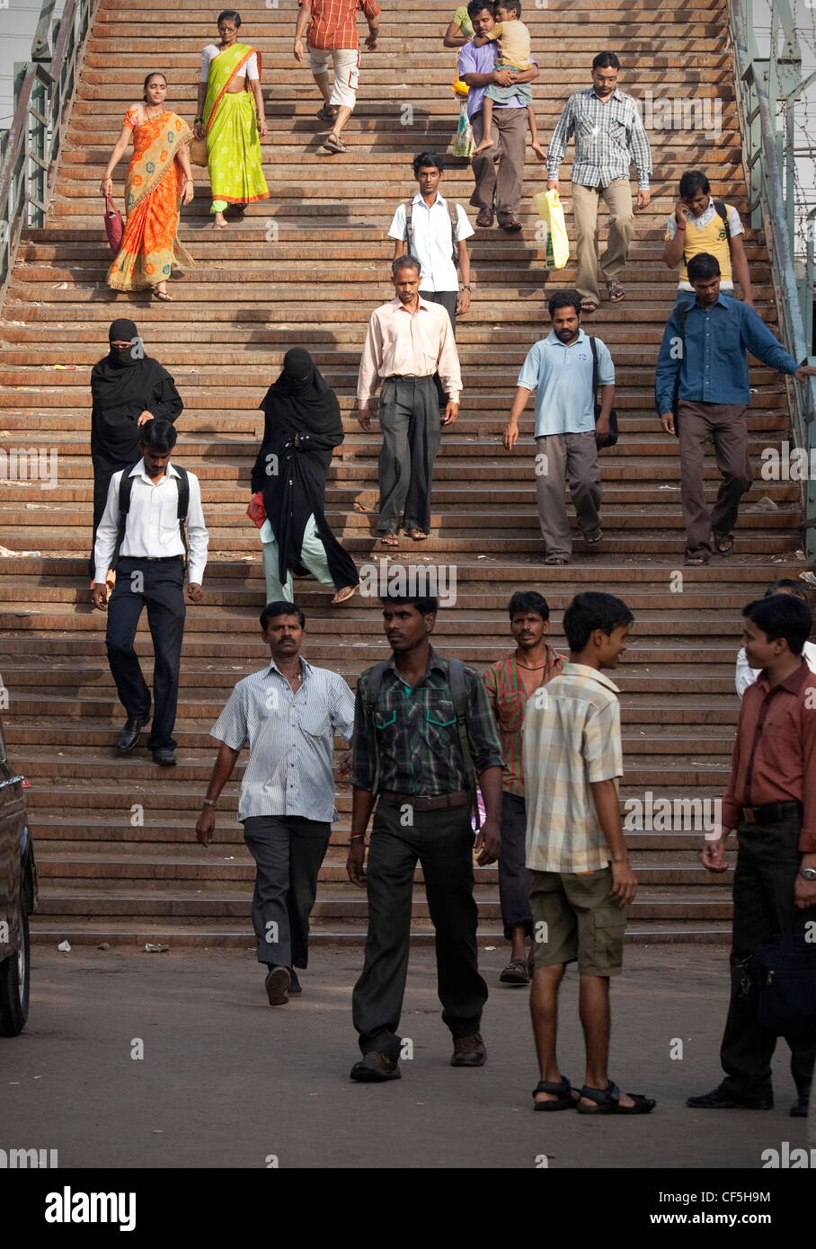 Dharavi mumbai hi-res stock photography and images - Alamy