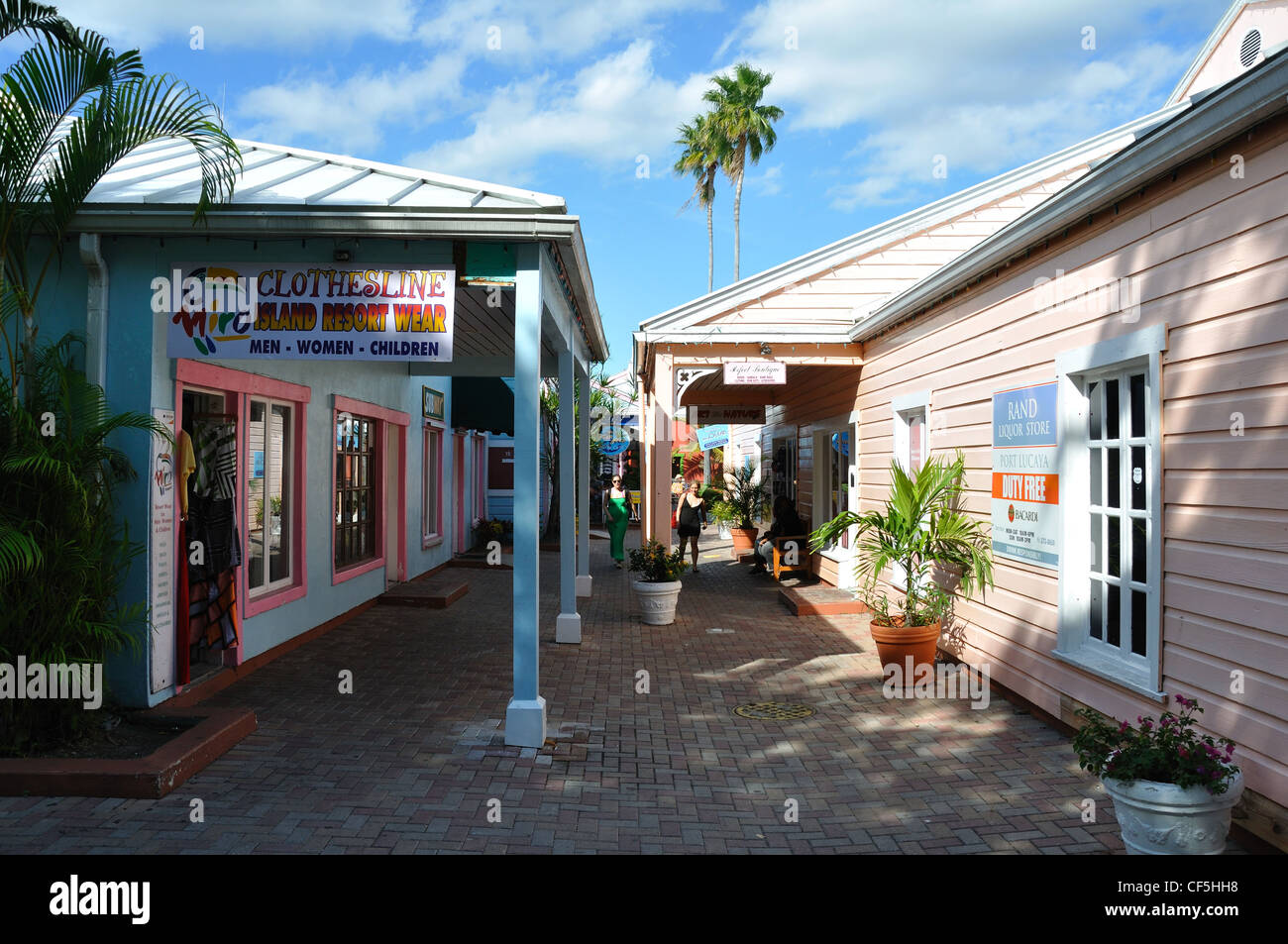 Shops in Straw Market, Freeport, Bahamas Stock Photo - Alamy