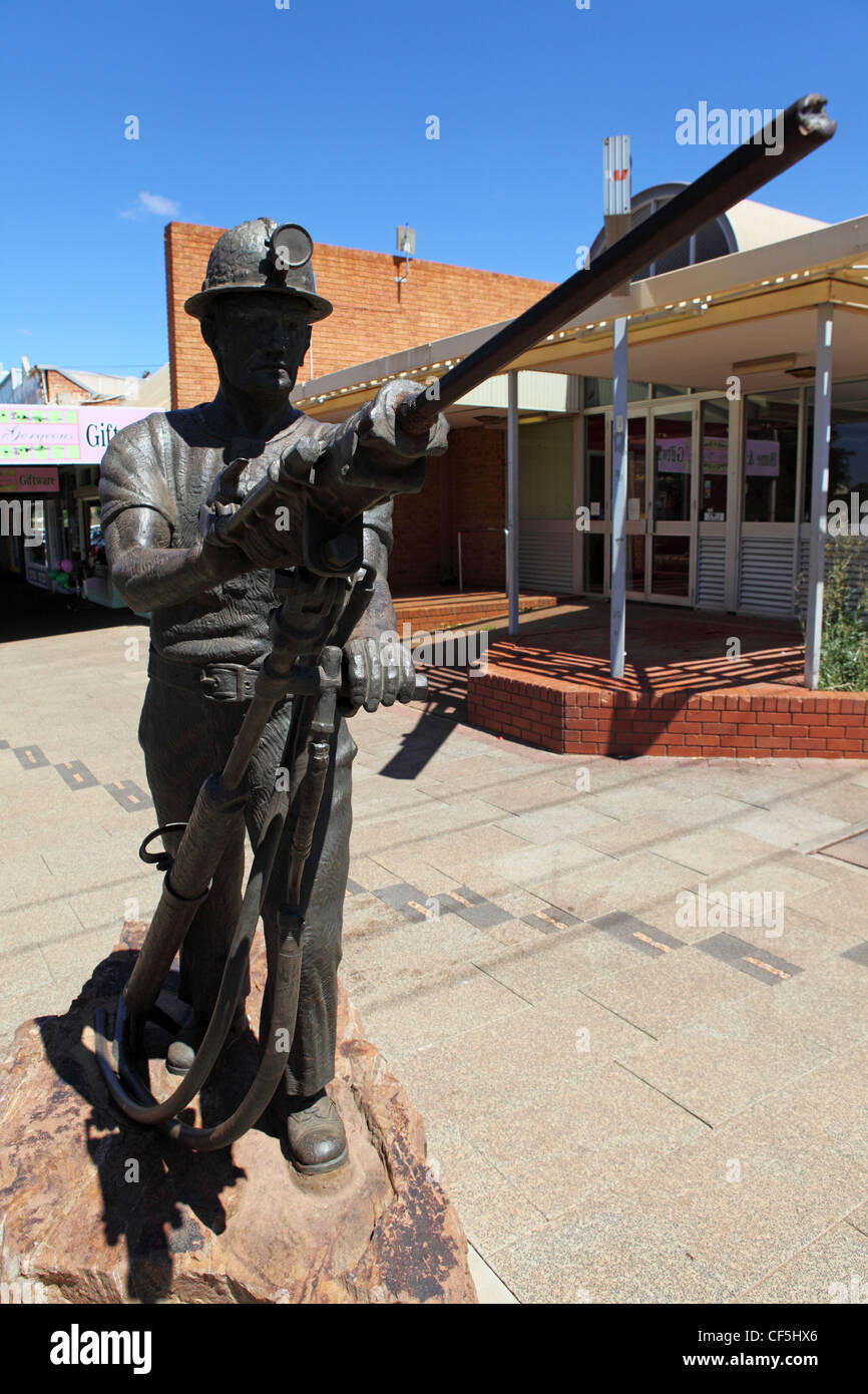 Mining industry statue sculpture hi-res stock photography and images ...