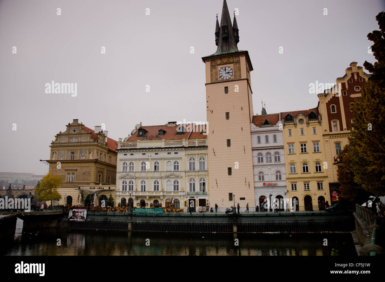 Prague river fog foggy fall tourist hi-res stock photography and images ...