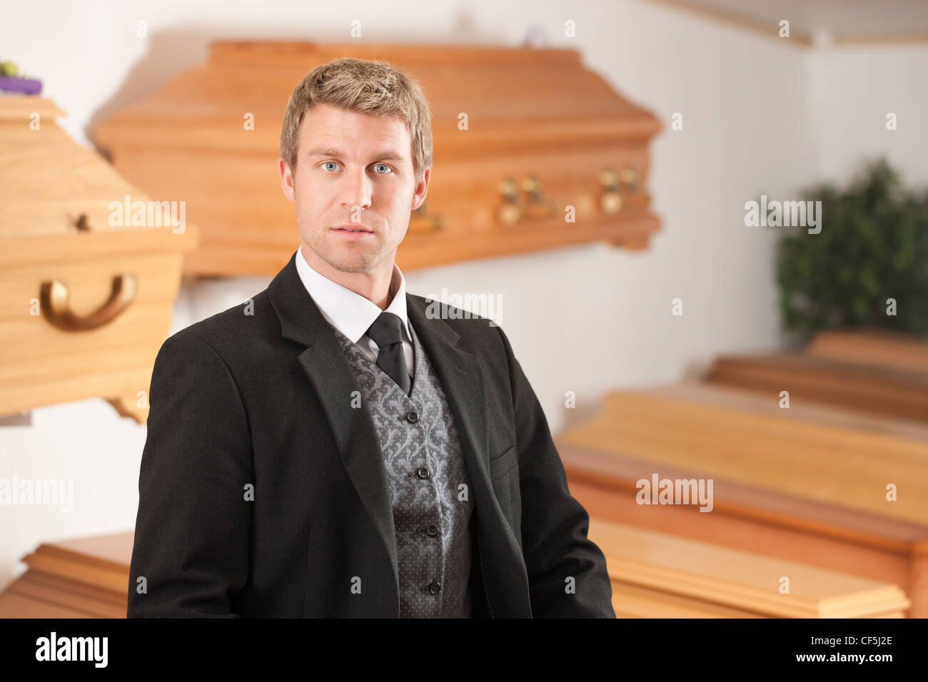 Undertaker hi-res stock photography and images - Alamy