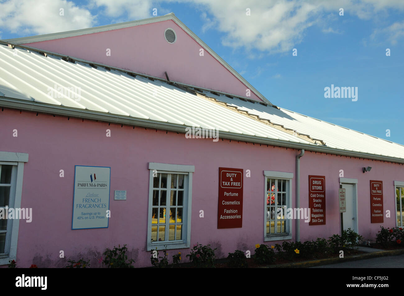 Shops in Straw Market, Freeport, Bahamas Stock Photo - Alamy