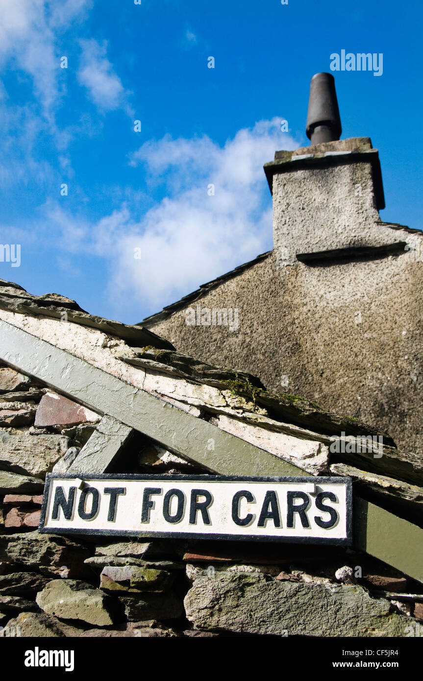 All cars sign hi-res stock photography and images - Alamy