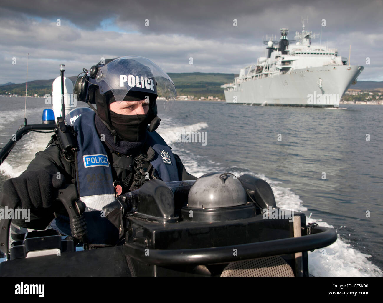 Ministry of defence police hi-res stock photography and images - Alamy