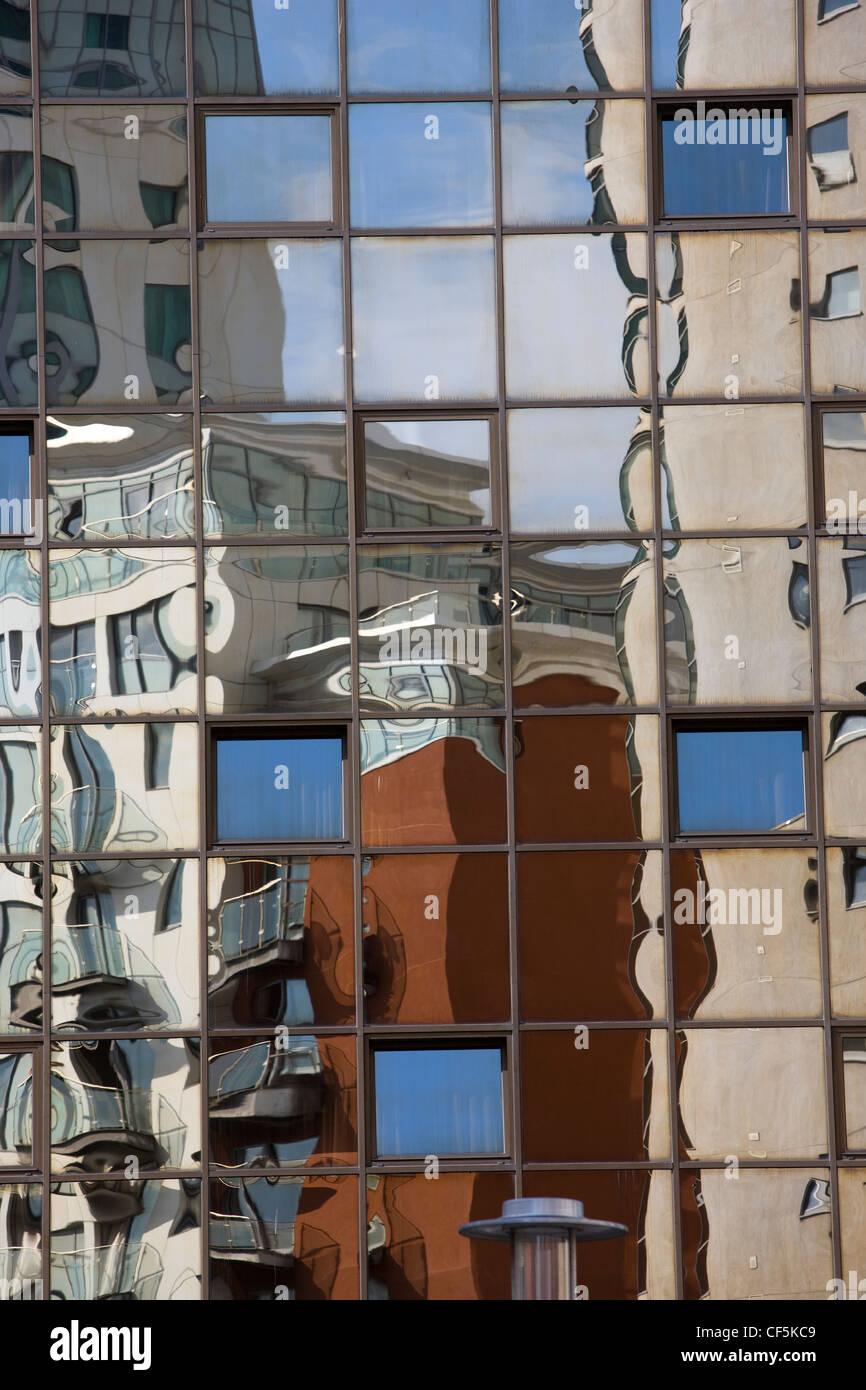 Distorted mirror hi-res stock photography and images - Alamy