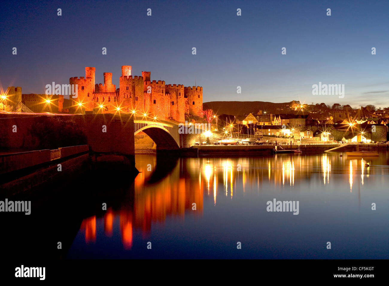 Llandudno wales conwy castle hi-res stock photography and images - Alamy