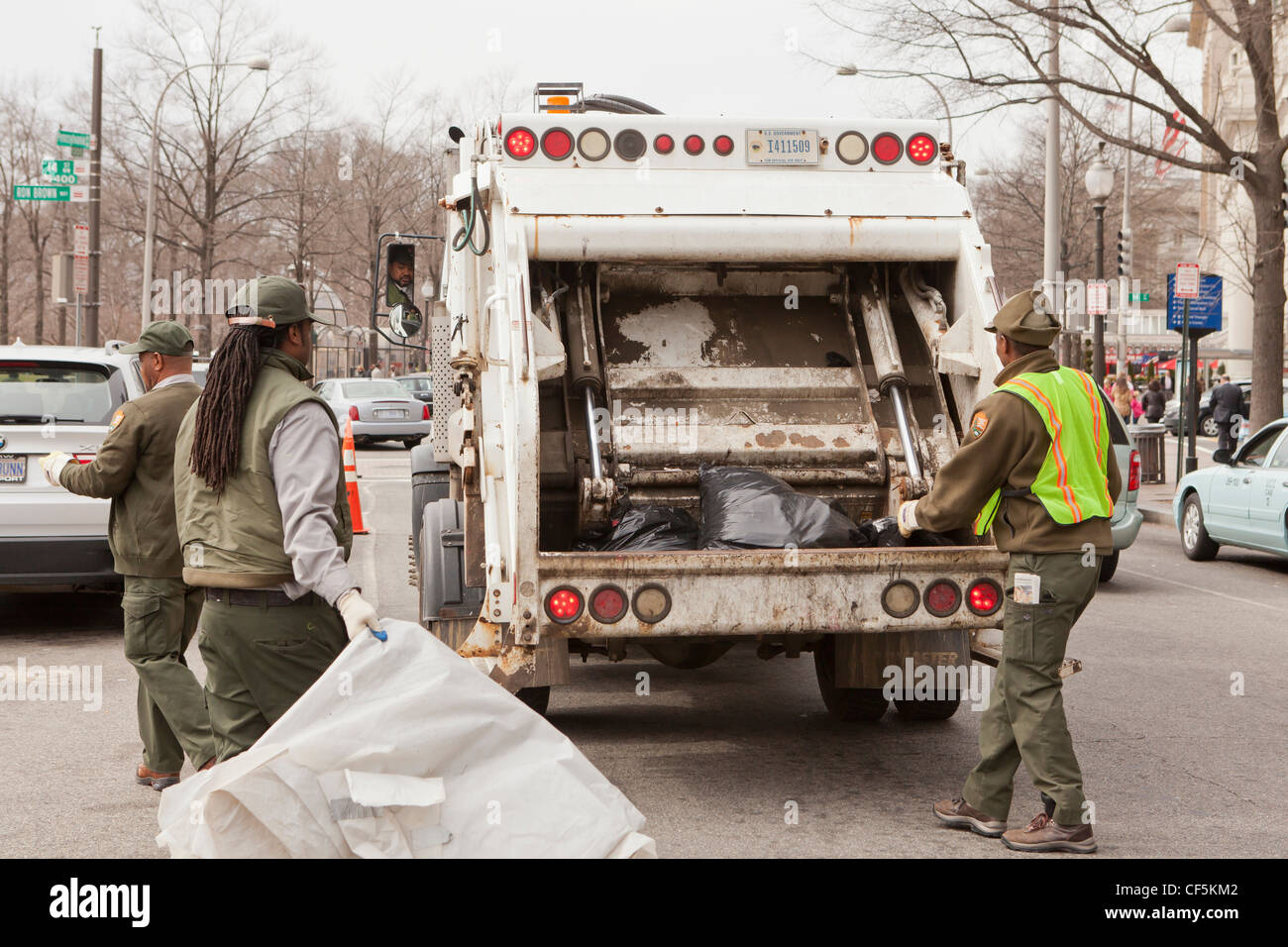 Workers hi-res stock photography and images - Alamy