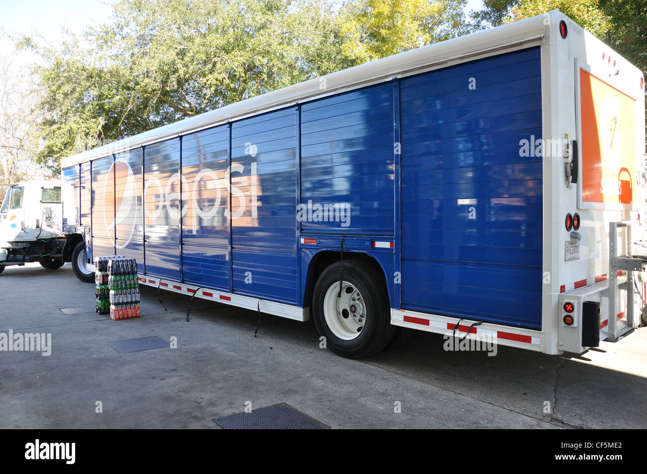 Pepsi delivery truck Stock Photo - Alamy