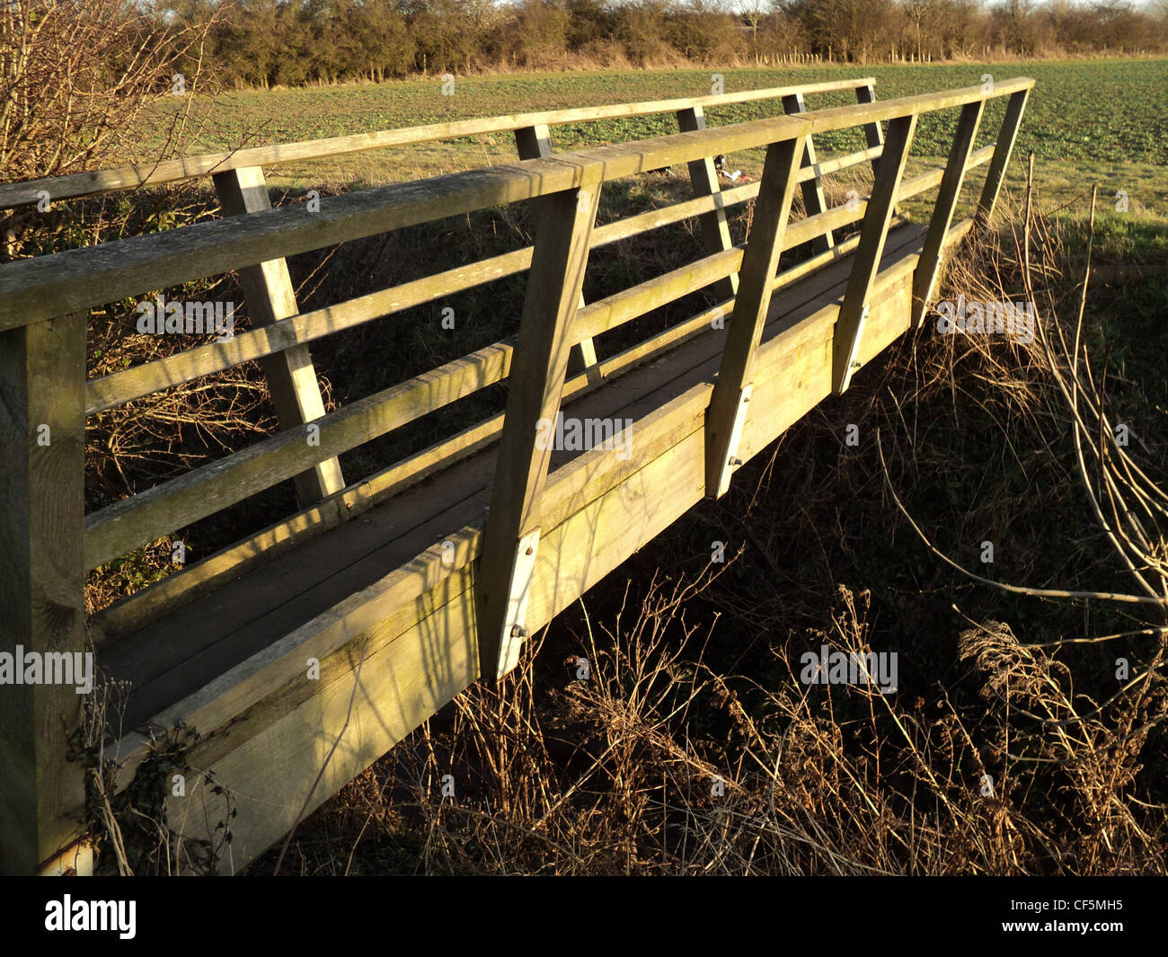 A bridge in the fields hi-res stock photography and images - Alamy