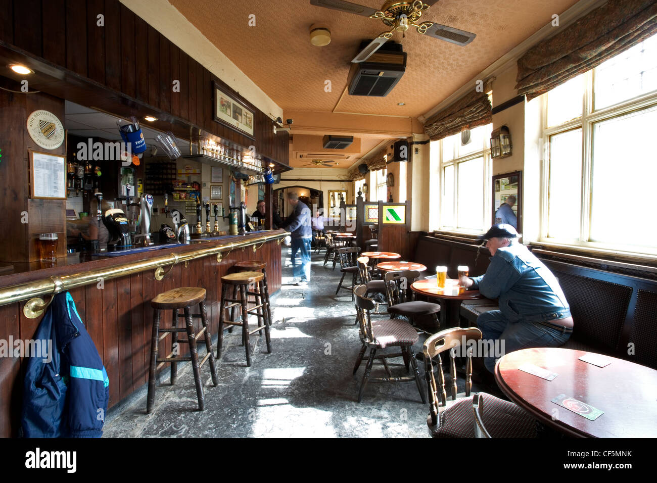 Five ways hi-res stock photography and images - Alamy