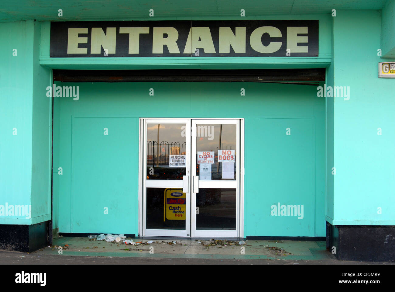 Amusement arcade doors hi-res stock photography and images - Alamy