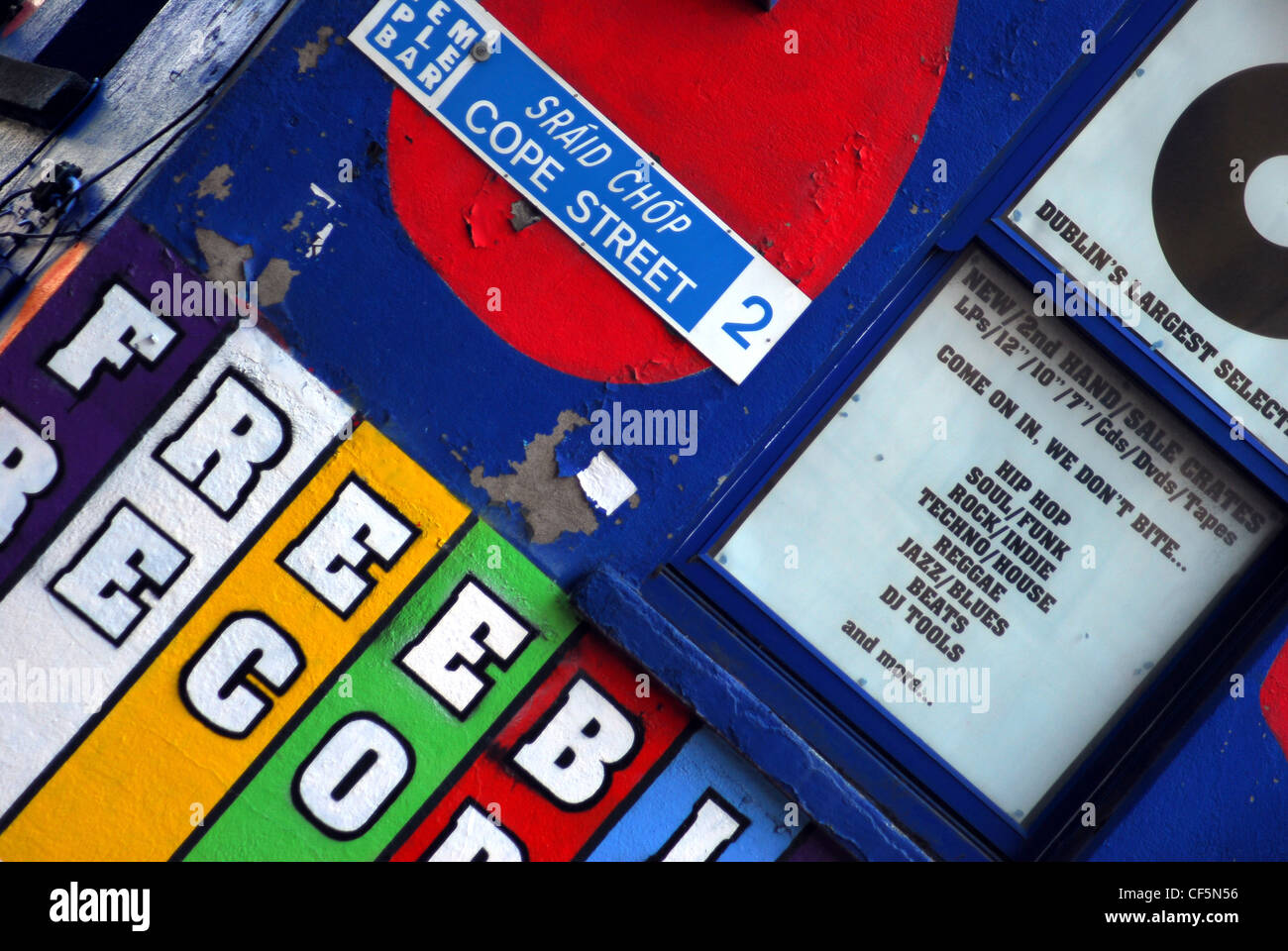 The exterior of a record shop in the Temple Bar area of Dublin Stock ...