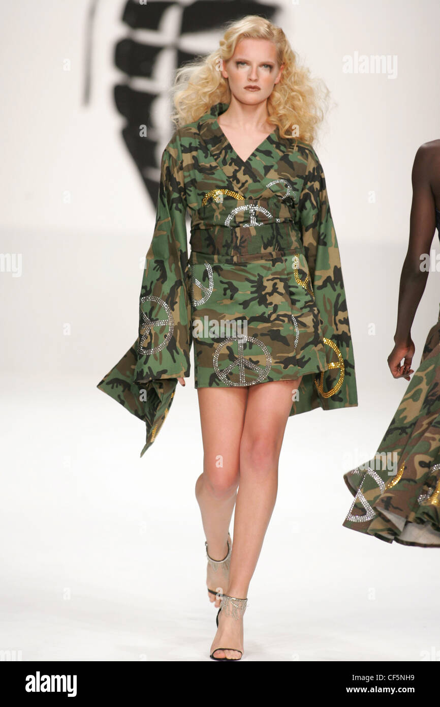 Army fatigue hi-res stock photography and images - Alamy