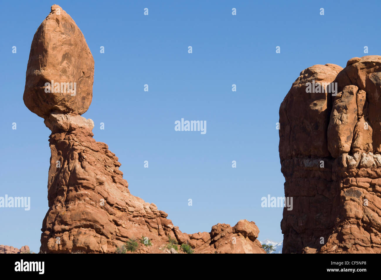 Balanced Rock in Arches National Park, Moab, Utah Stock Photo - Alamy