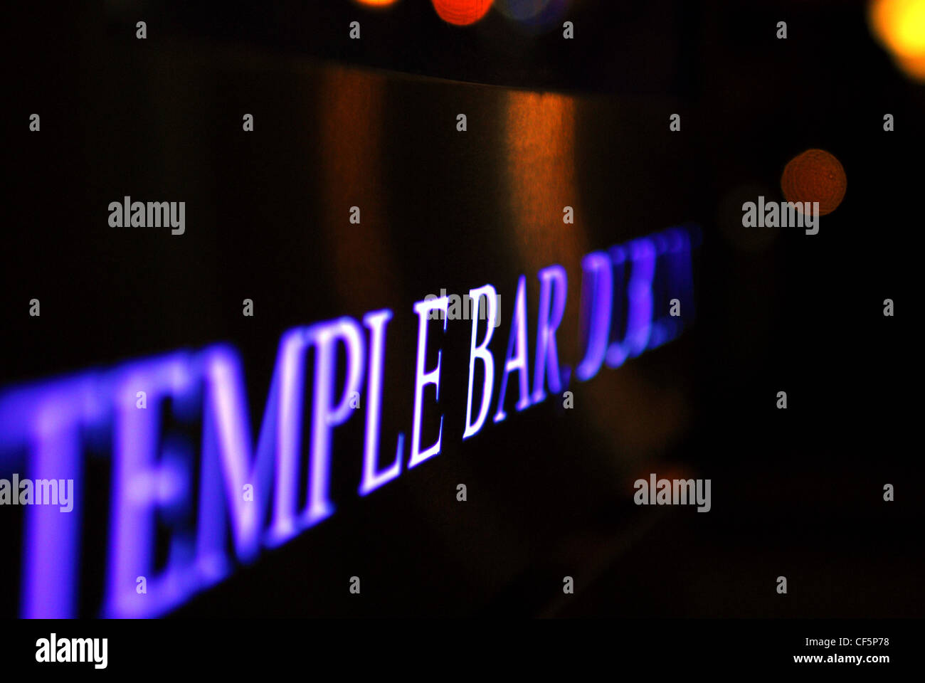 A close up of an illuminated Temple Bar sign in Dublin Stock Photo - Alamy