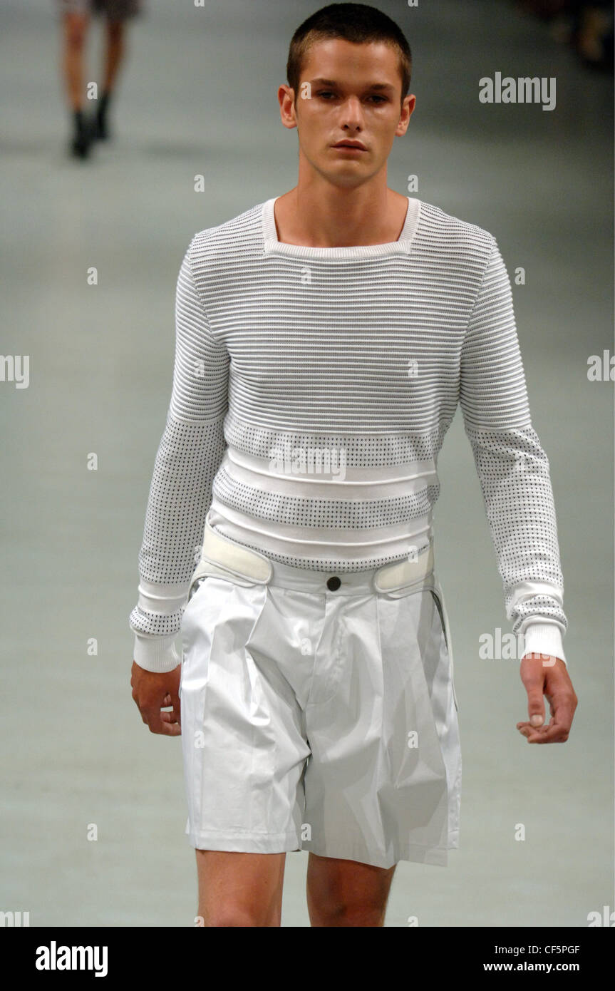 Raf Simons Paris Ready to Wear Menswear Spring Summer Brunette male ...