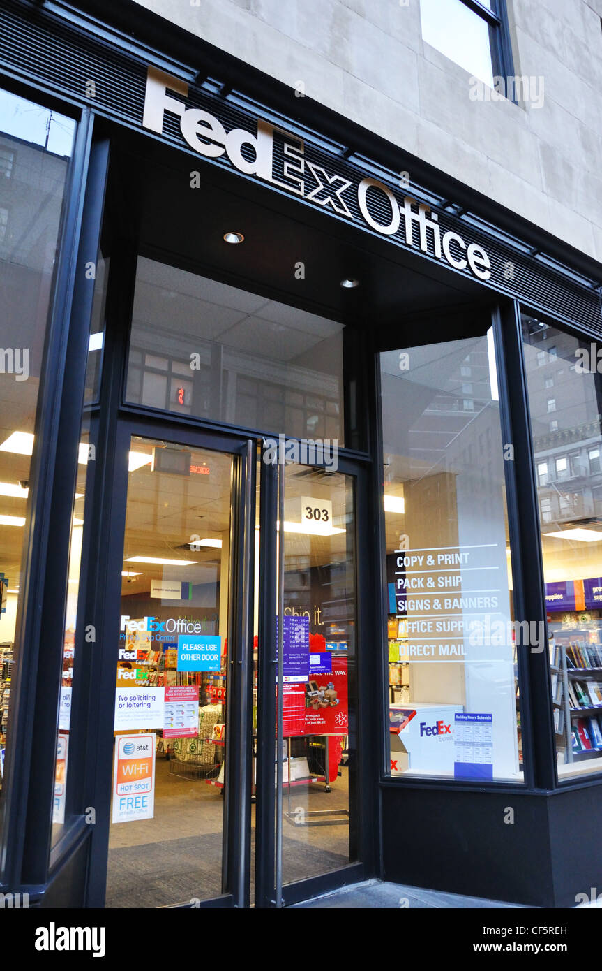 FedEx Office store, Manhattan, New York, USA Stock Photo - Alamy