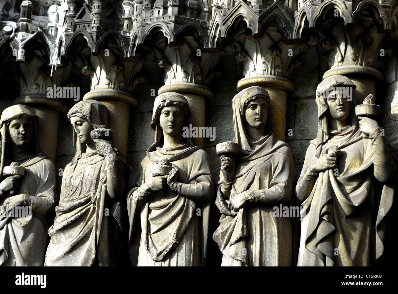 Statues of the cathedral hi-res stock photography and images - Alamy