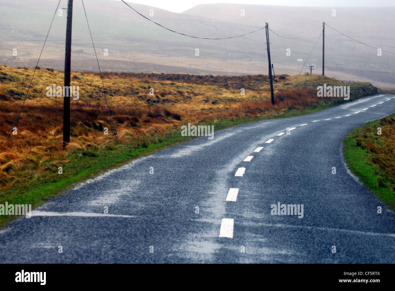 A road running through the Partry Mountains in County Mayo Stock Photo ...