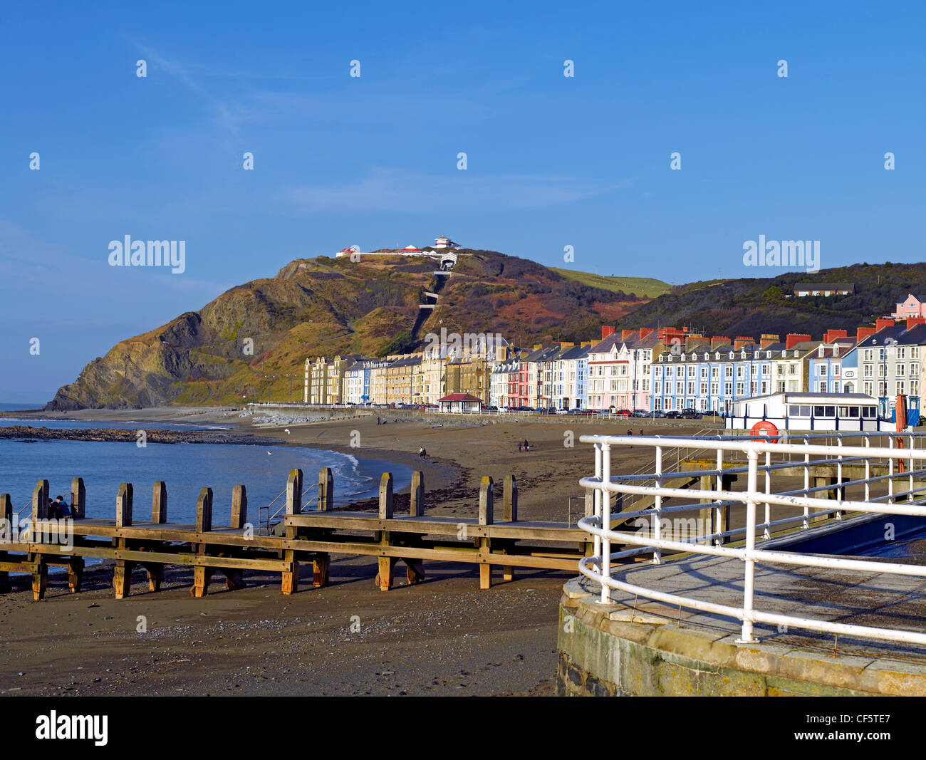 Irish terrace houses hi-res stock photography and images - Alamy