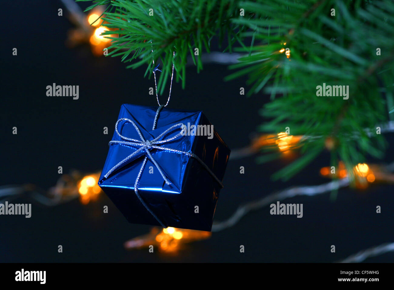 Wrapped present metallic hi-res stock photography and images - Alamy