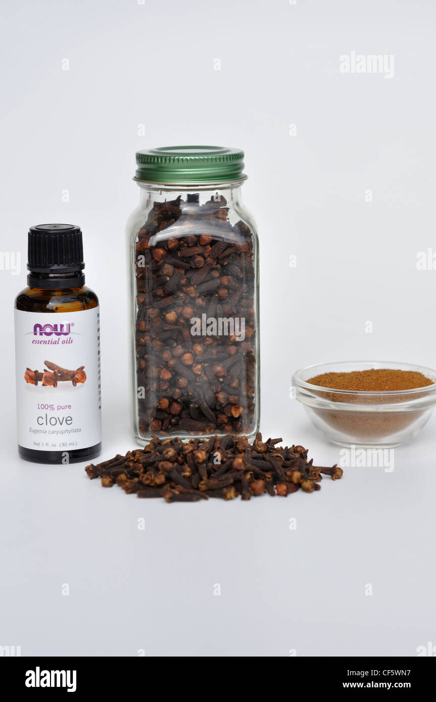 Cloves - whole, powder and oil Stock Photo - Alamy