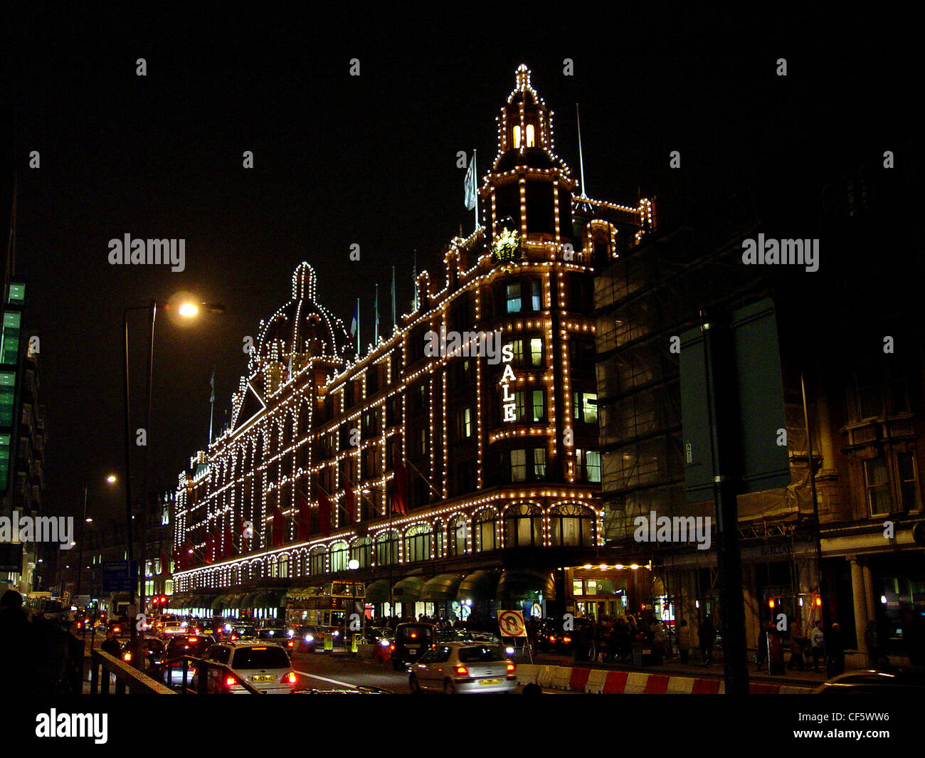 Harrods department store at night Stock Photo - Alamy