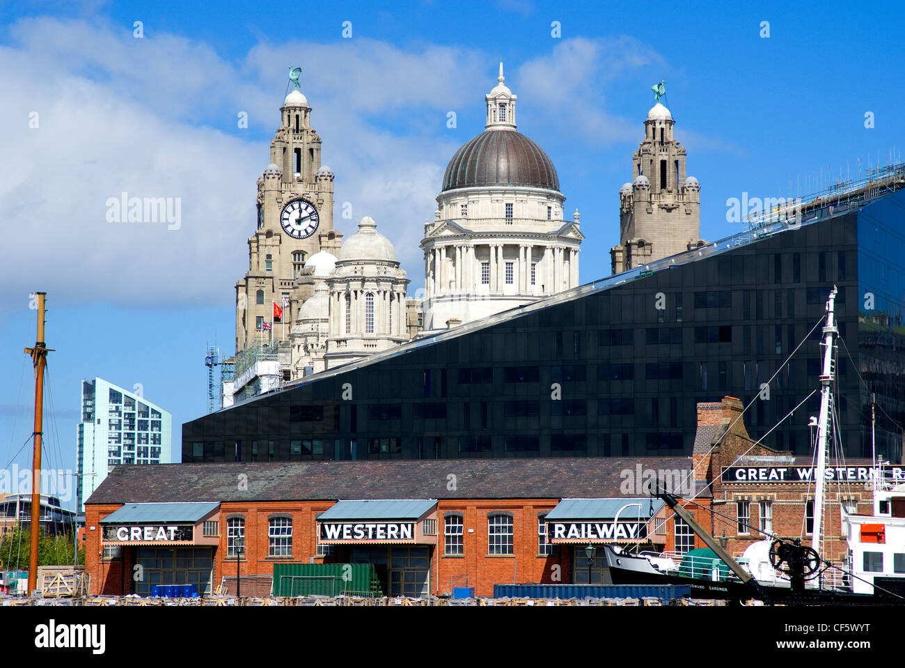 Liverpool waterfront modern buildings hi-res stock photography and ...