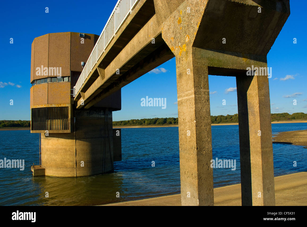 Reservoir pump house hi-res stock photography and images - Alamy