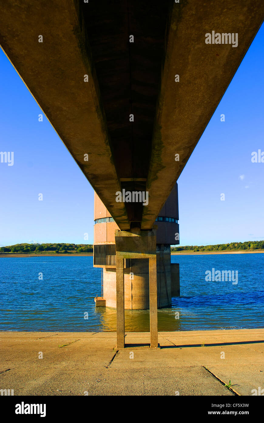 Reservoir pump house hi-res stock photography and images - Alamy
