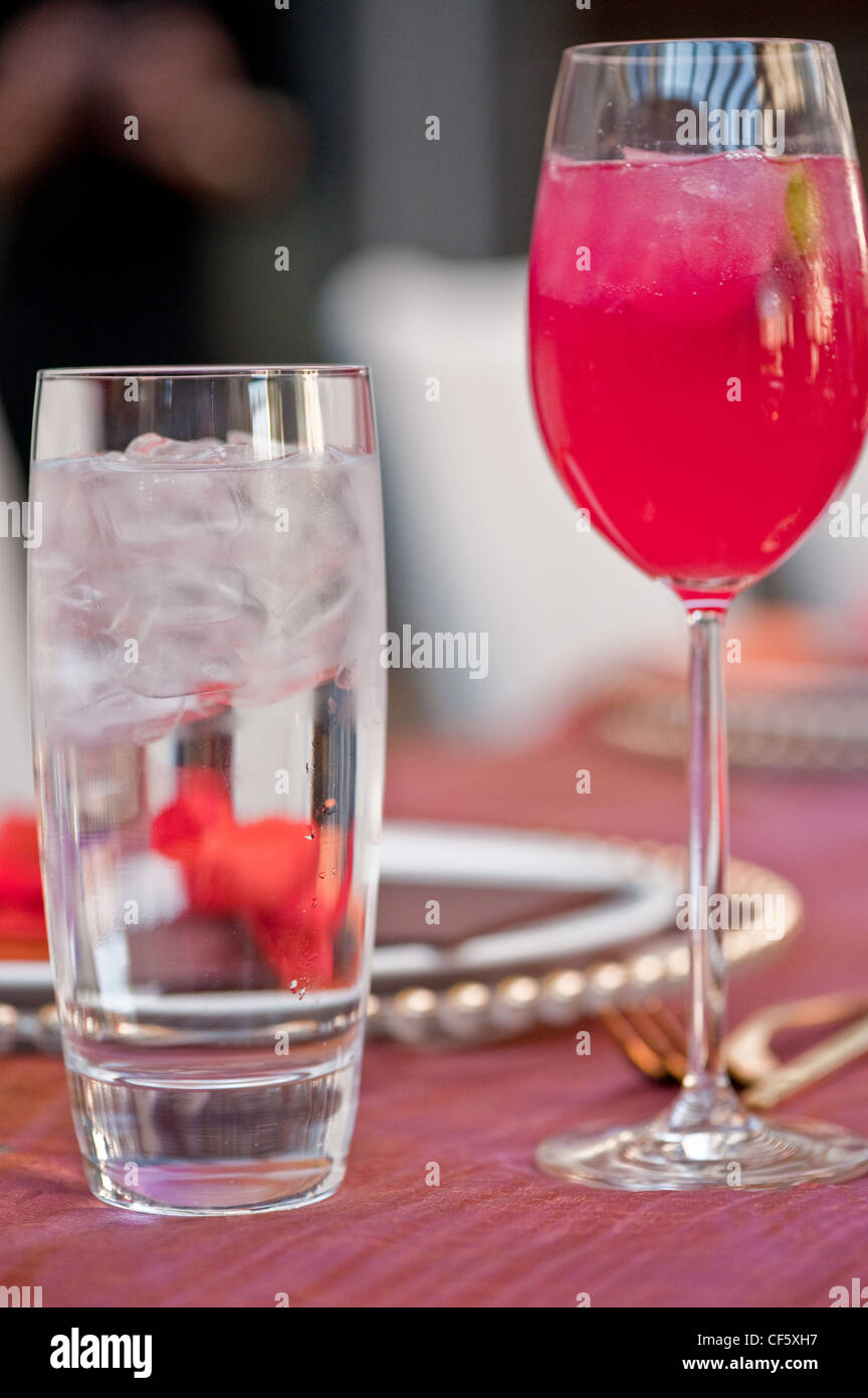 Cold drinks at a party table Stock Photo - Alamy