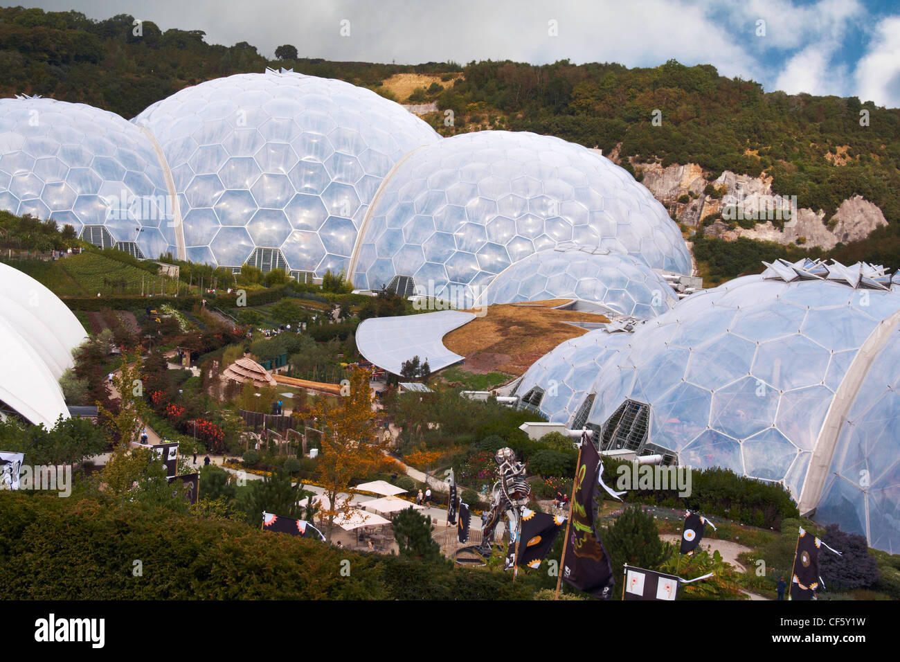 The gardens and gigantic domes of the Eden Project in Cornwall Stock ...