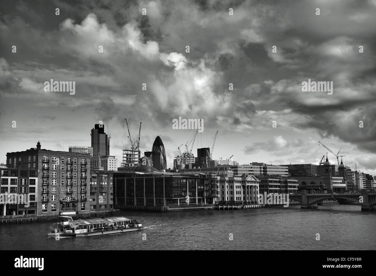 View across the River Thames towards iconic London landmarks, 'the ...
