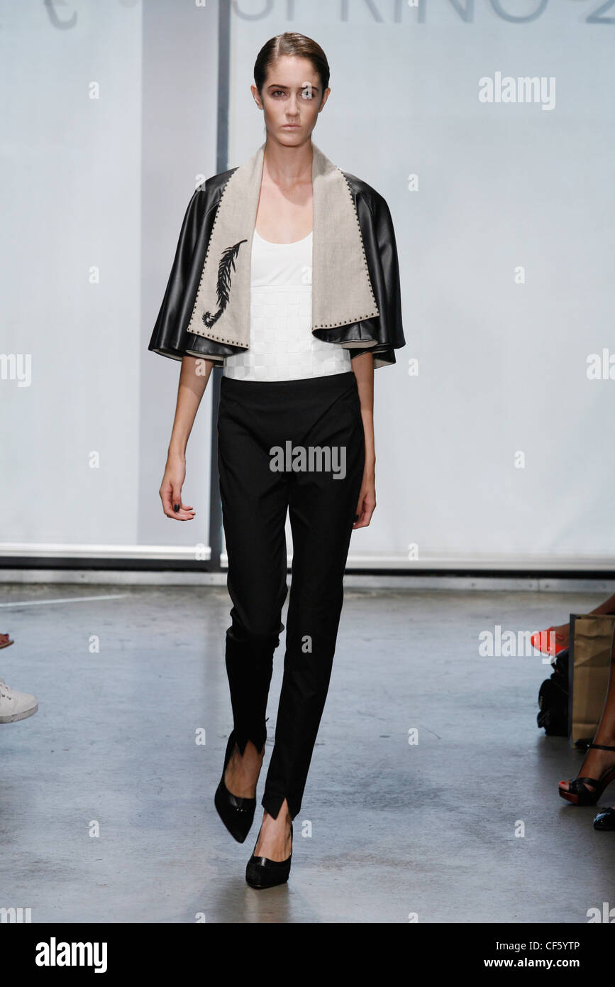Camilla Staerk New York Ready to Wear Spring Summer Black skinny pants ...