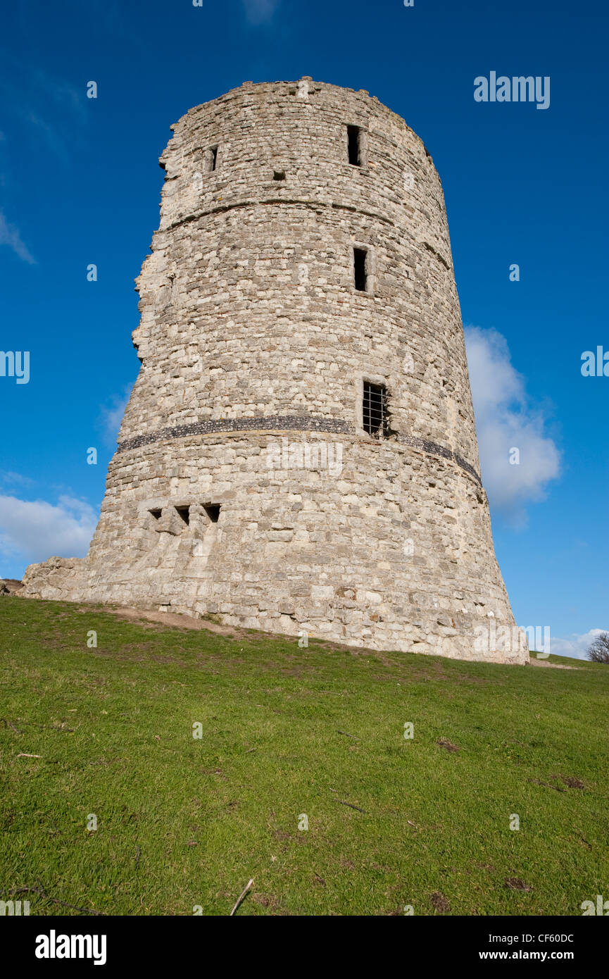 Ruins hadleigh castle in essex hi-res stock photography and images - Alamy