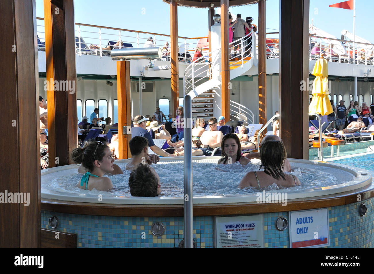 Cruise ship hot tub hi-res stock photography and images - Alamy