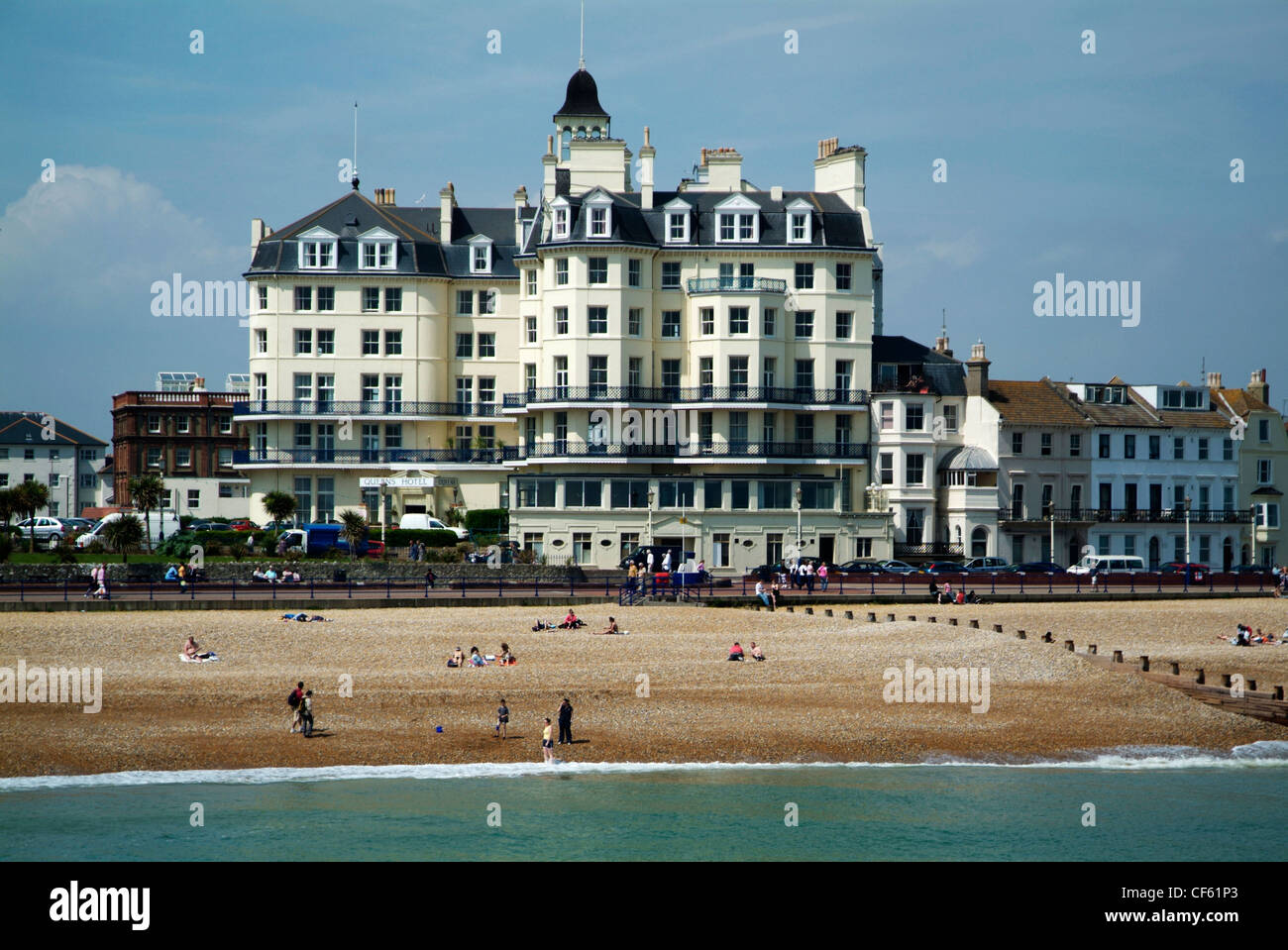 A view towards the Queens Hotel on the seafront at Eastbourne Stock ...