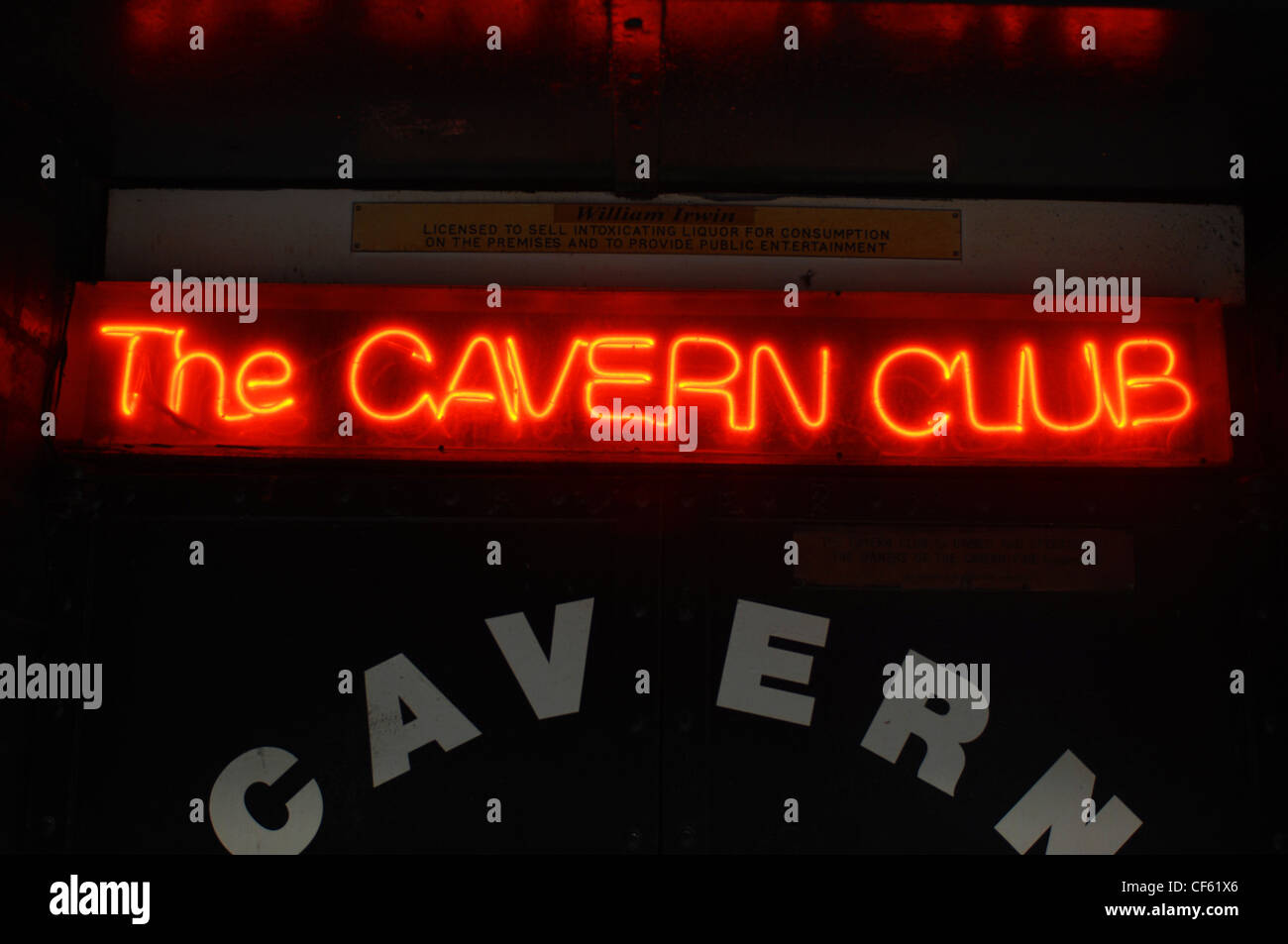 Cavern club neon sign hi-res stock photography and images - Alamy